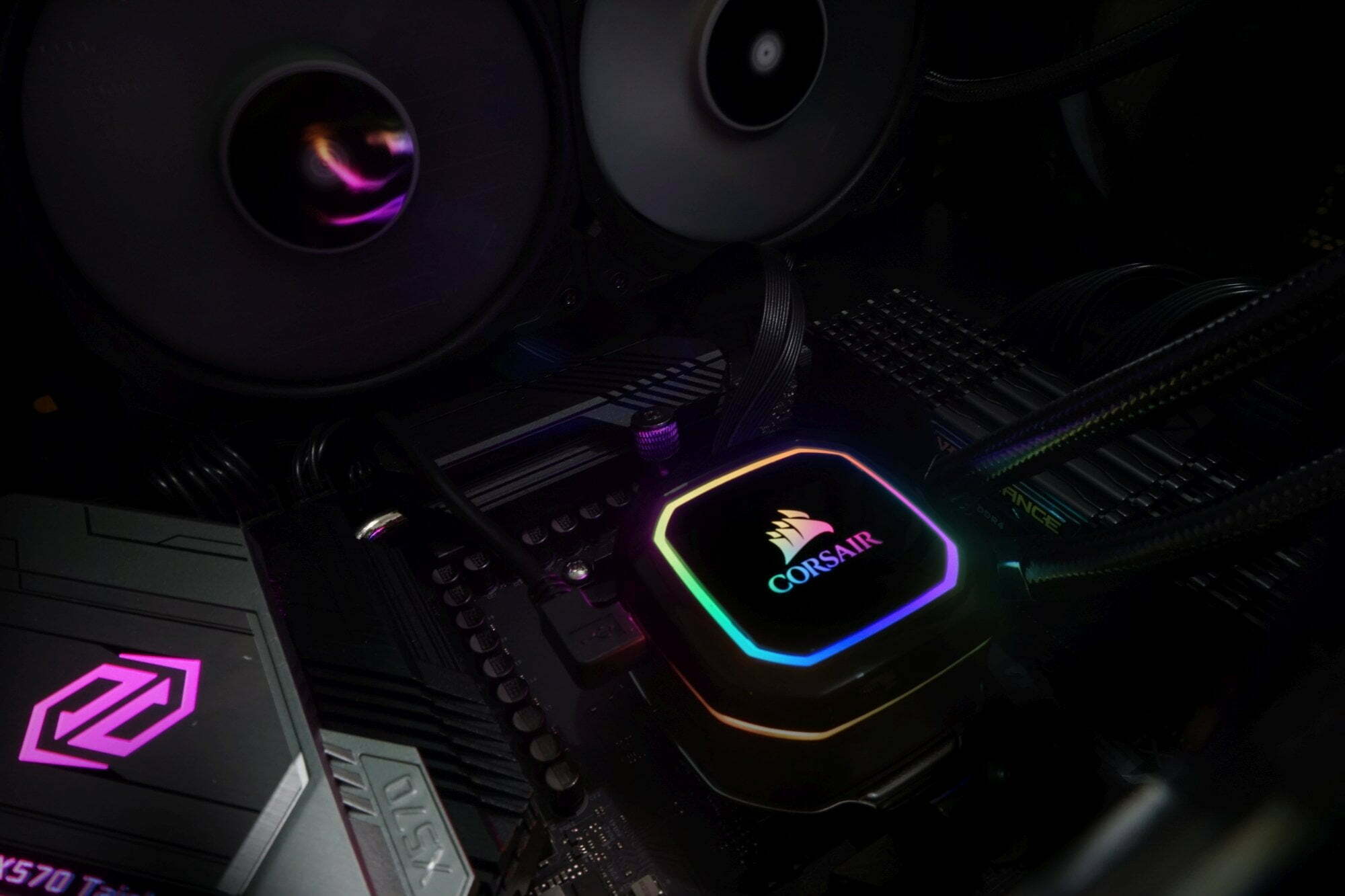 【VG開箱】亮麗水冷頭 Corsair iCUE H100i RGB PRO XT - Valor Gears
